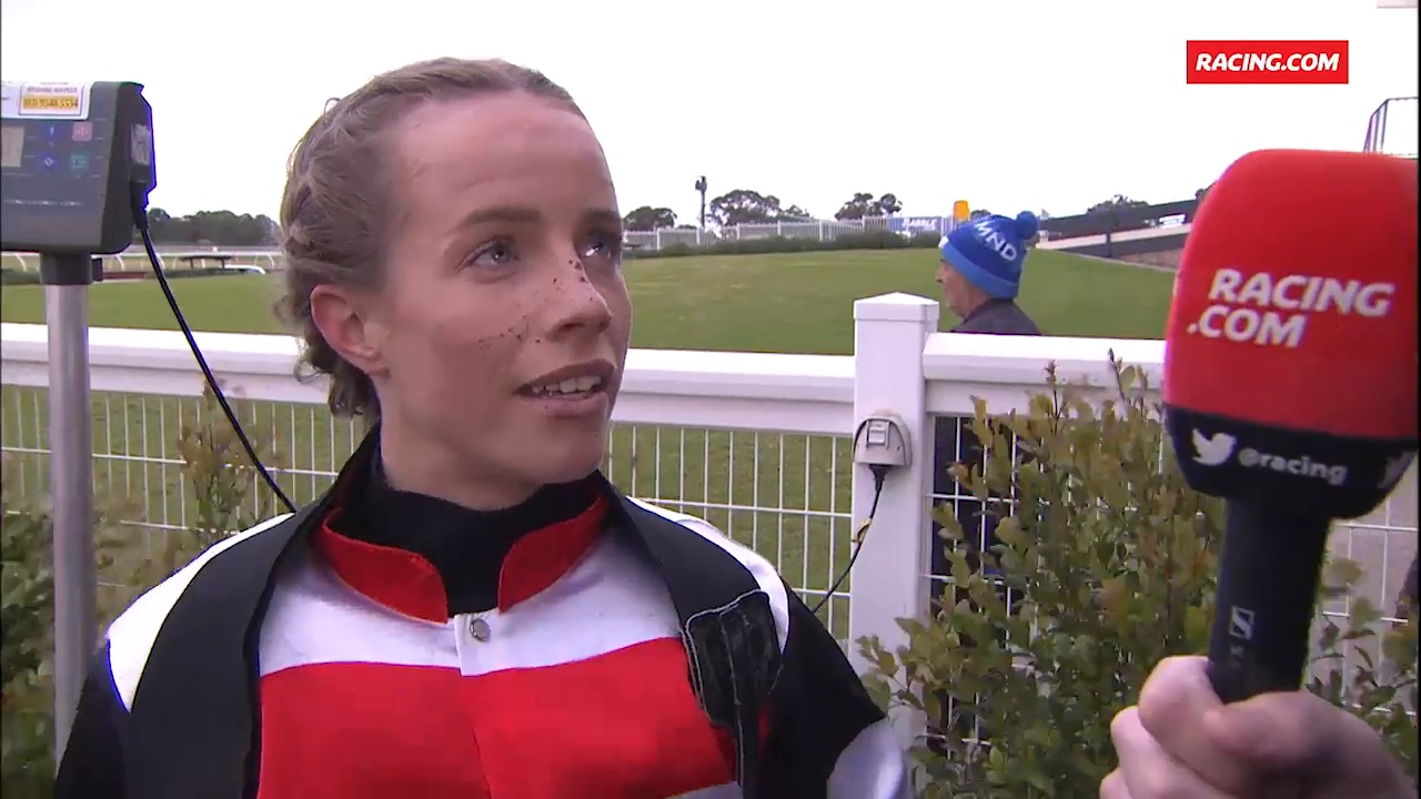 Ladbrokes Park Hillside Race 5 Jessica Eaton 100719 | RACING.COM