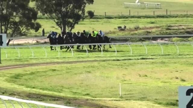 Donald Jump Out 1 12092022 | RACING.COM