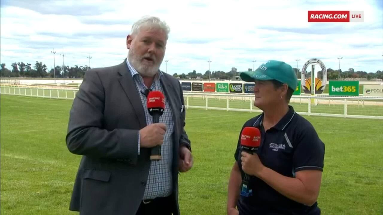 Helen Burns Swan Hill runners | RACING.COM