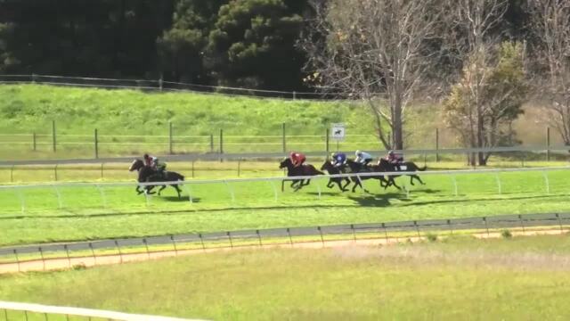 Hamilton Jump Out 8 19092023 | RACING.COM