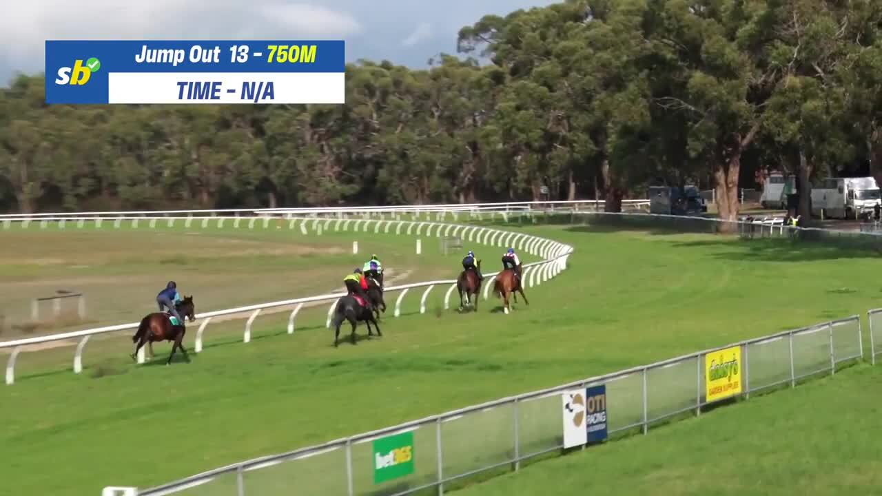 Balnarring Jump Out 13 08052024 | RACING.COM