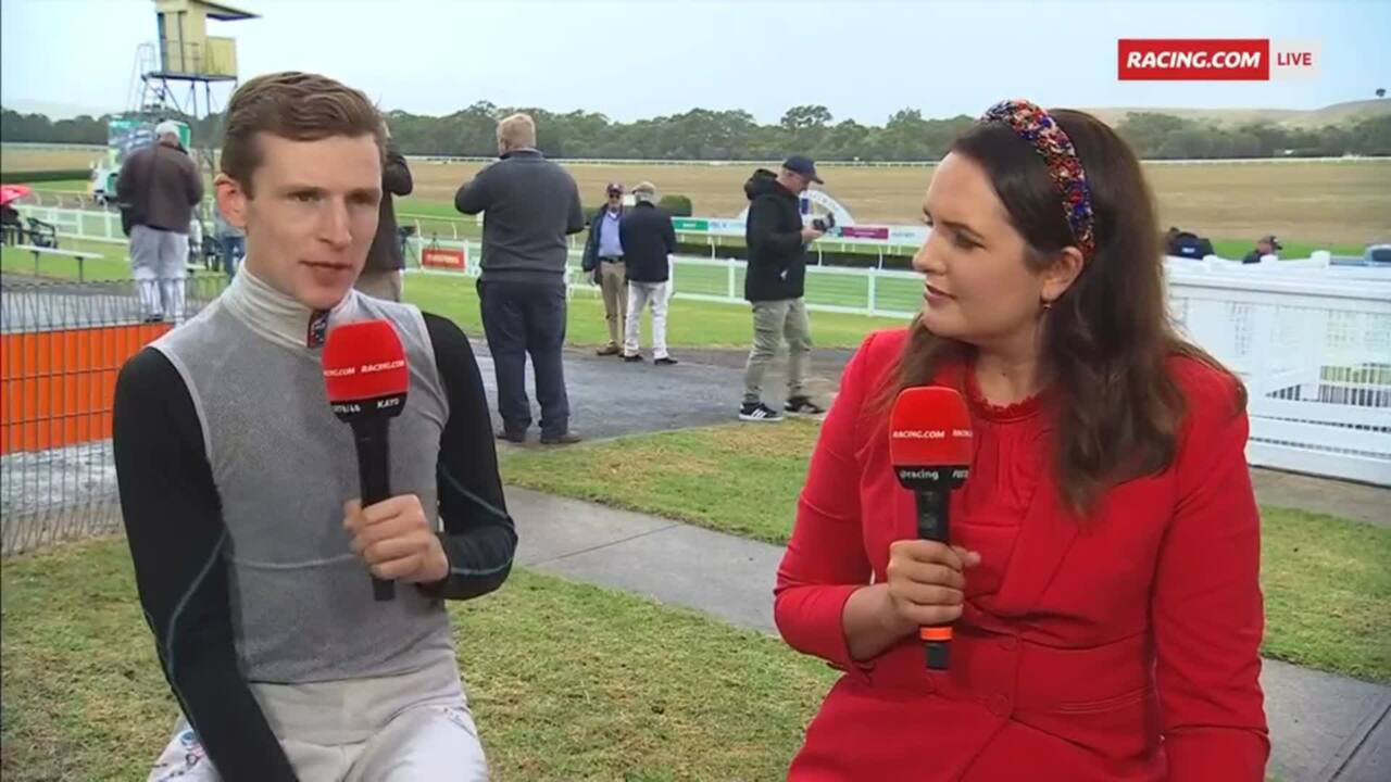 Gordon loves his jumps racing | RACING.COM