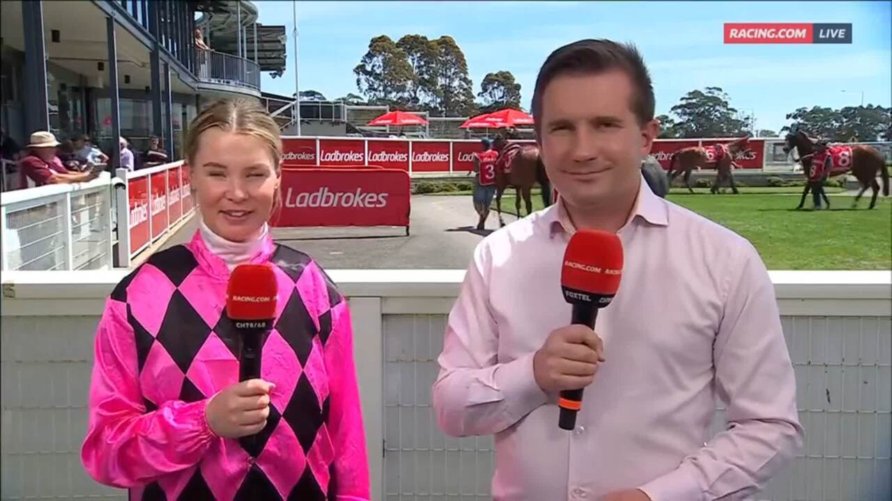 Sarah Field leads the Rising Stars field | RACING.COM