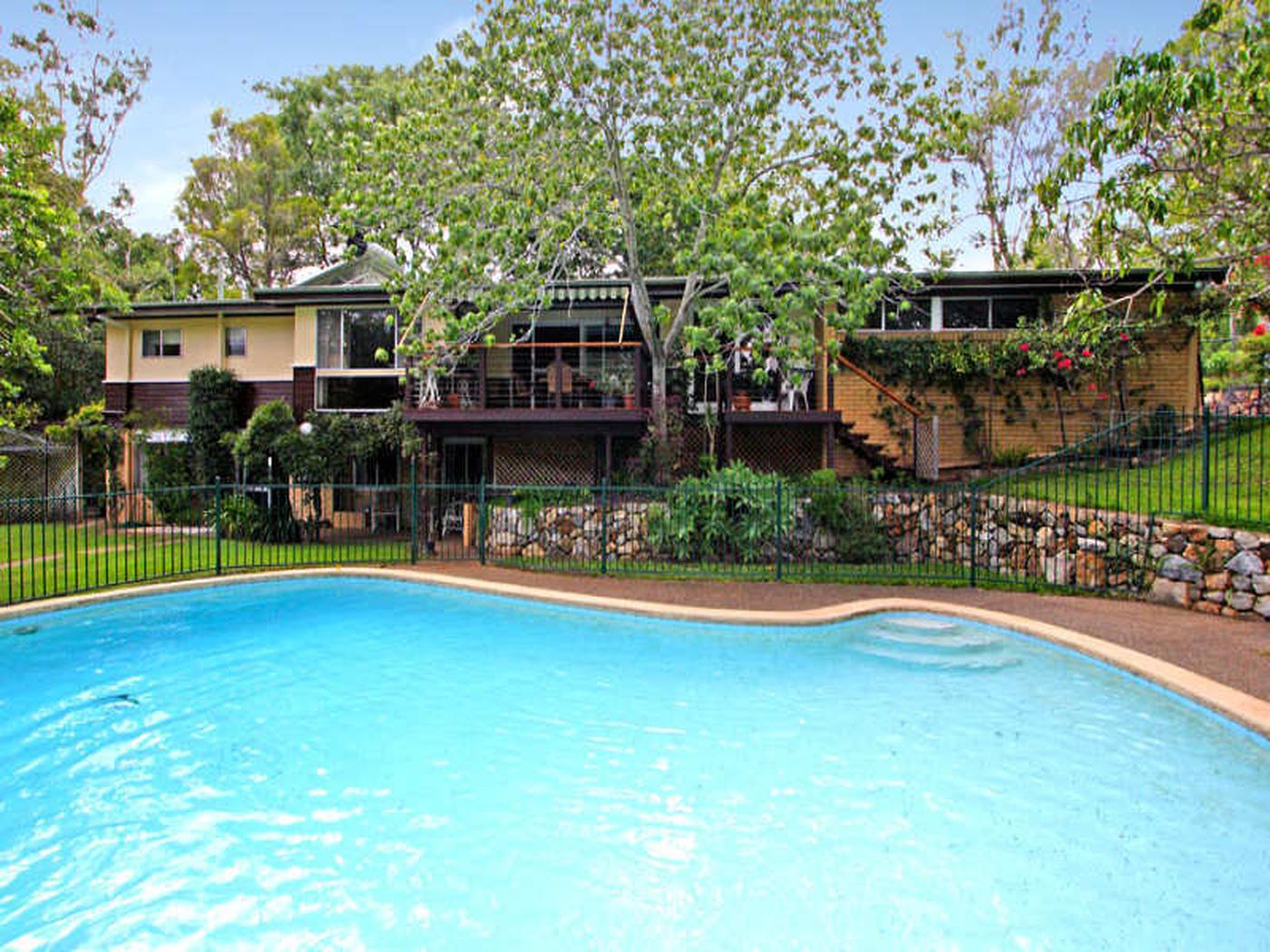 29 Woodfield Road, PULLENVALE QLD 4069 - AcreageSemi-rural Sold ...