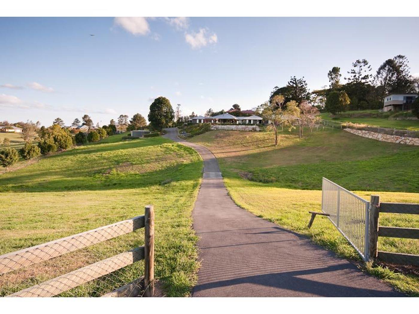 20 Summerland Place, PULLENVALE QLD 4069 - AcreageSemi-rural Sold ...