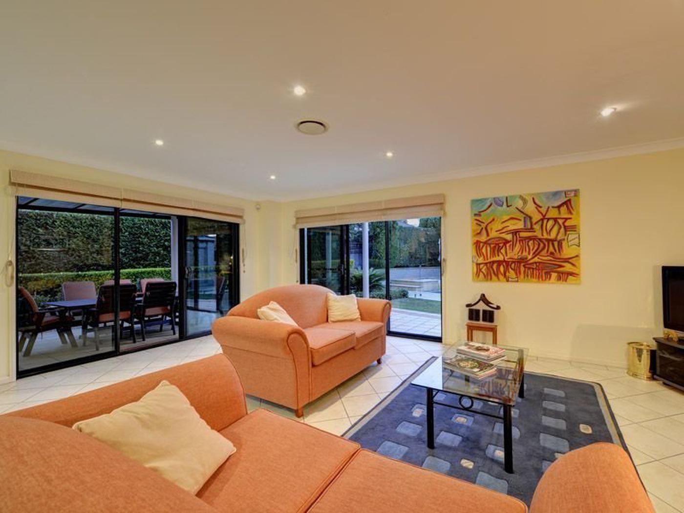 20 Brompton Place, BROOKFIELD QLD 4069 - House Sold ...