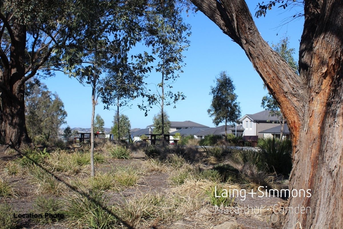 3 Pleasant Circuit, Gledswood Hills NSW 2557 - Property Information