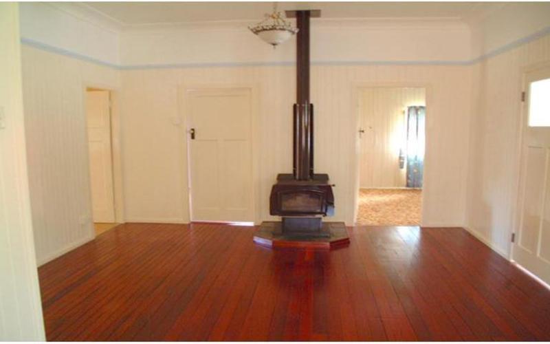 6 Perry Street, HARLAXTON QLD 4350 - Property Information