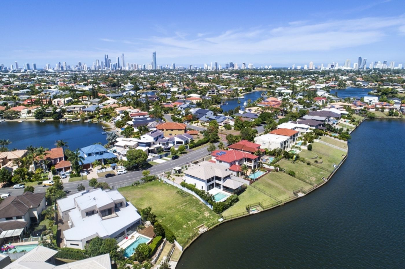 81 Edinburgh Road, BENOWA WATERS QLD 4217 - sold