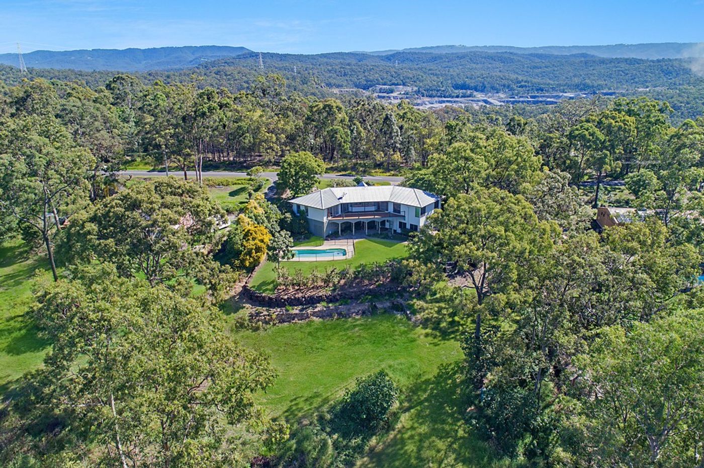 72 Castle Hill Drive South, GAVEN QLD 4211 - House Leased