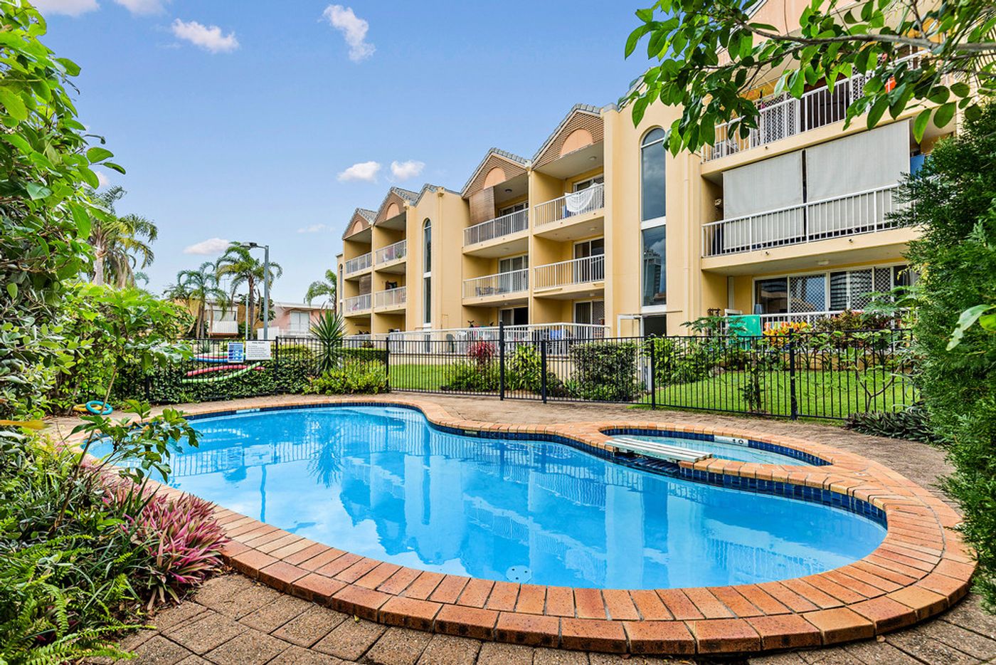 1/16 Stanhill Drive, CHEVRON ISLAND QLD 4217 - Apartment Leased