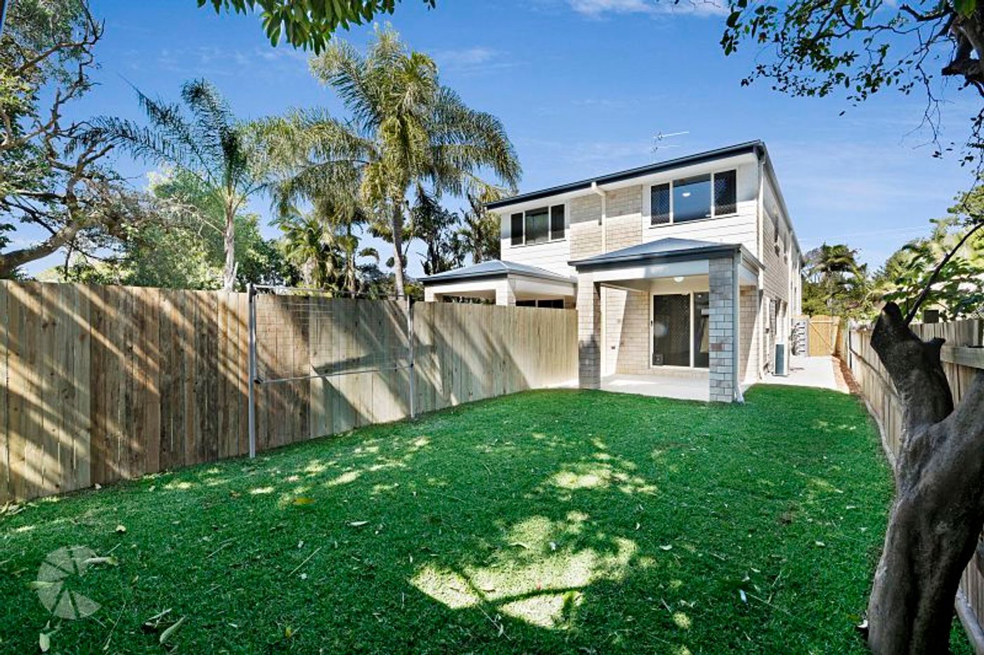 2/13 Nevenia Street, LABRADOR QLD 4215 - DuplexSemi-detached Leased