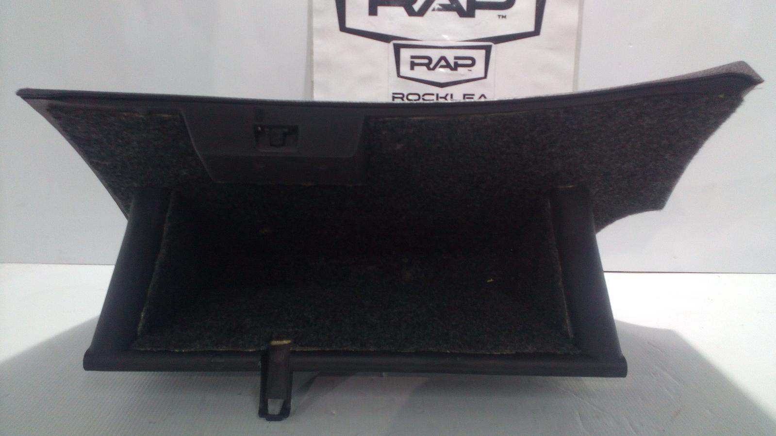 Glove Box Falcon Ford 2006