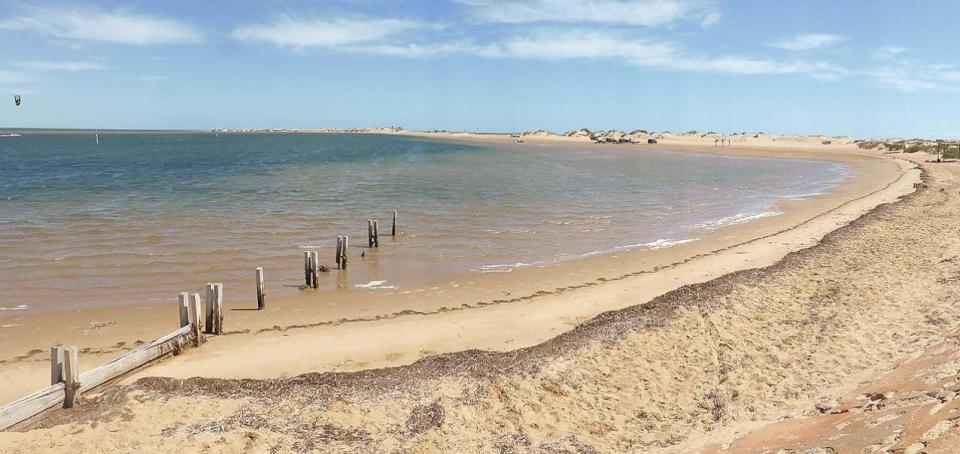 Pelican Point Reserve, Carnarvon - reviewed by RvTrips