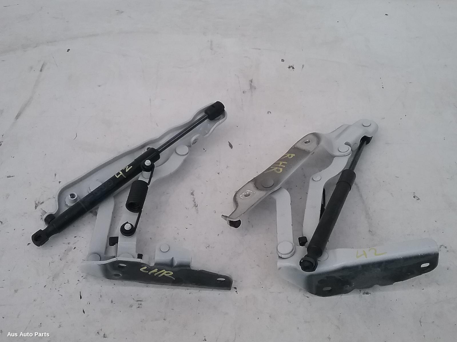 #47434, Used bootlid/tailgate hinge for 2016 commodore| vf, 05/13-12/17