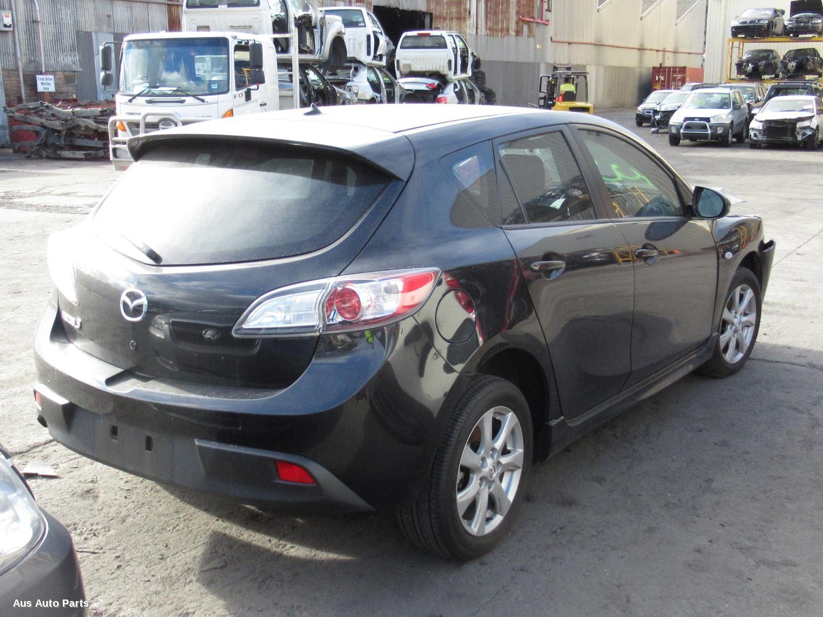 #92503, Used bumper rear for 2010 3| bl, hatch, neo/maxx/maxx sport/mzr ...