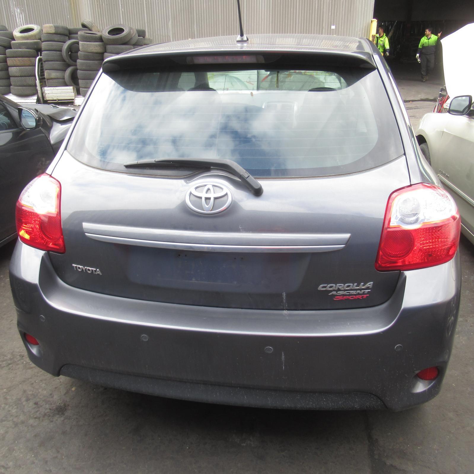 #176102, Used bumper rear for 2012 Corolla| zre152r, hatch, w/ park ...