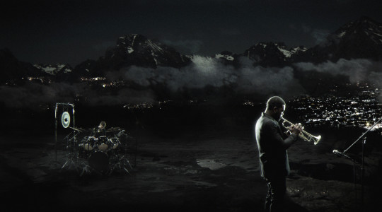 Daniel Askill – Collider