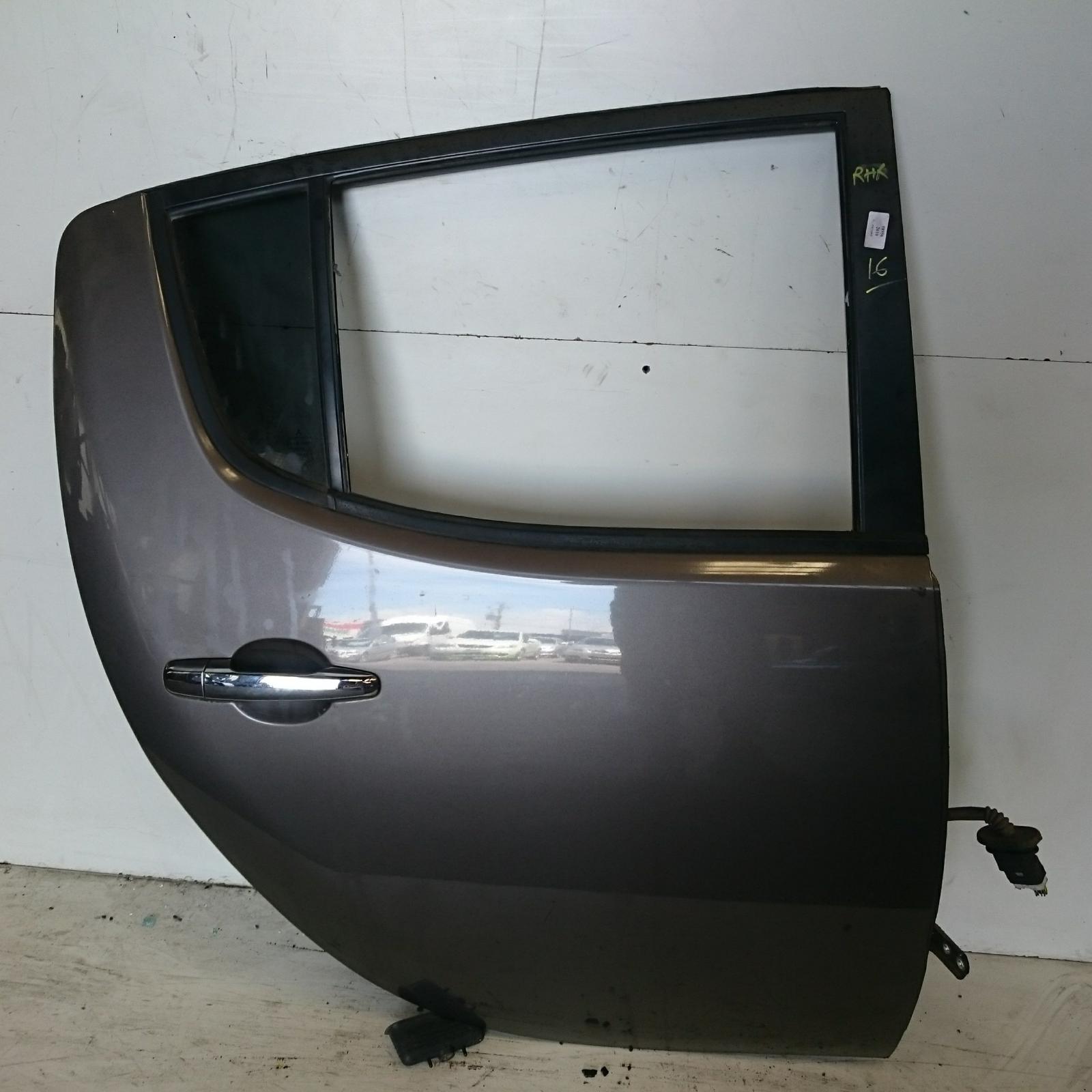 #200114, Used door/sliding rear right for 2010 triton| mn, dual cab ...