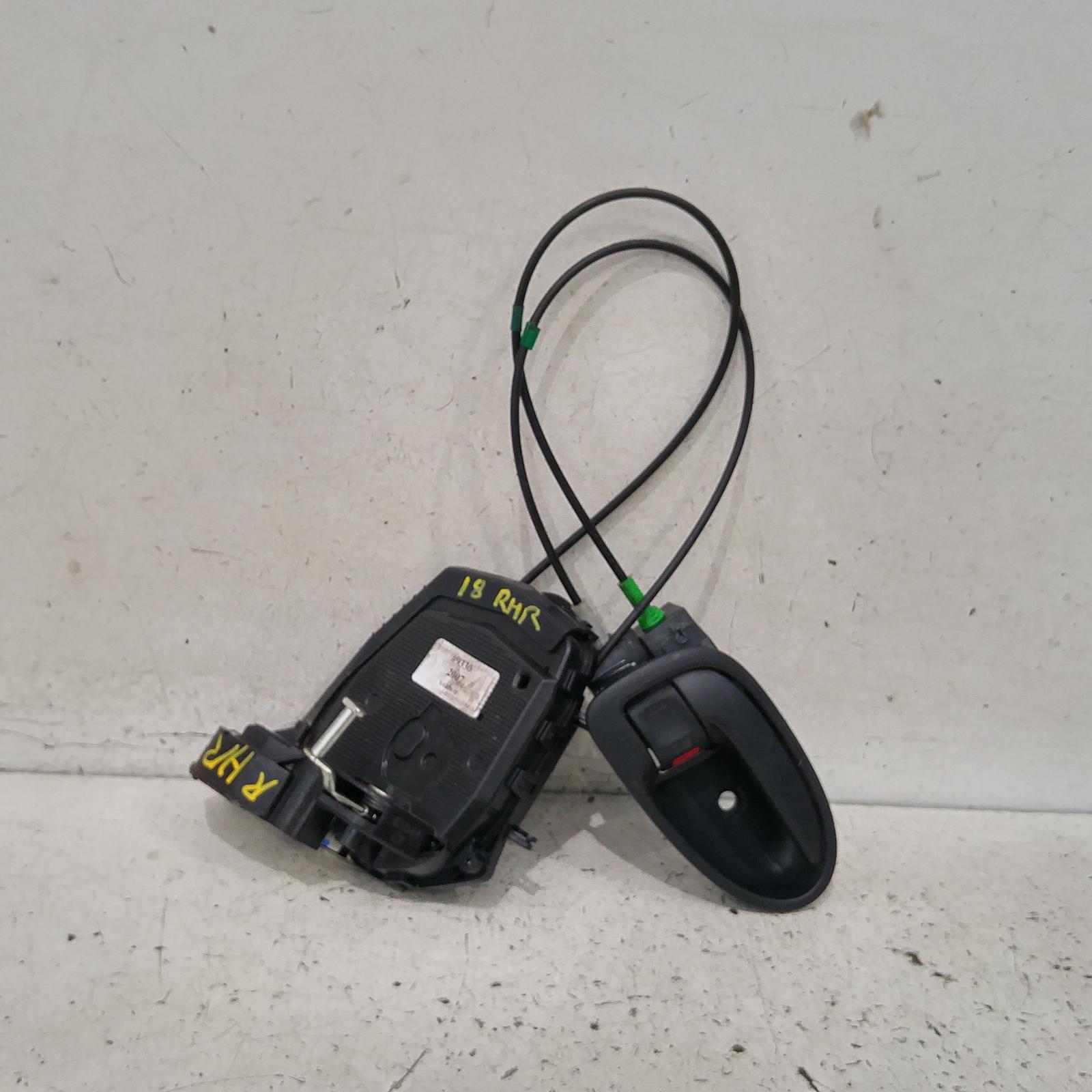 #205958, Used door/boot/gate lock for 2007 yaris| right rear door lock ...