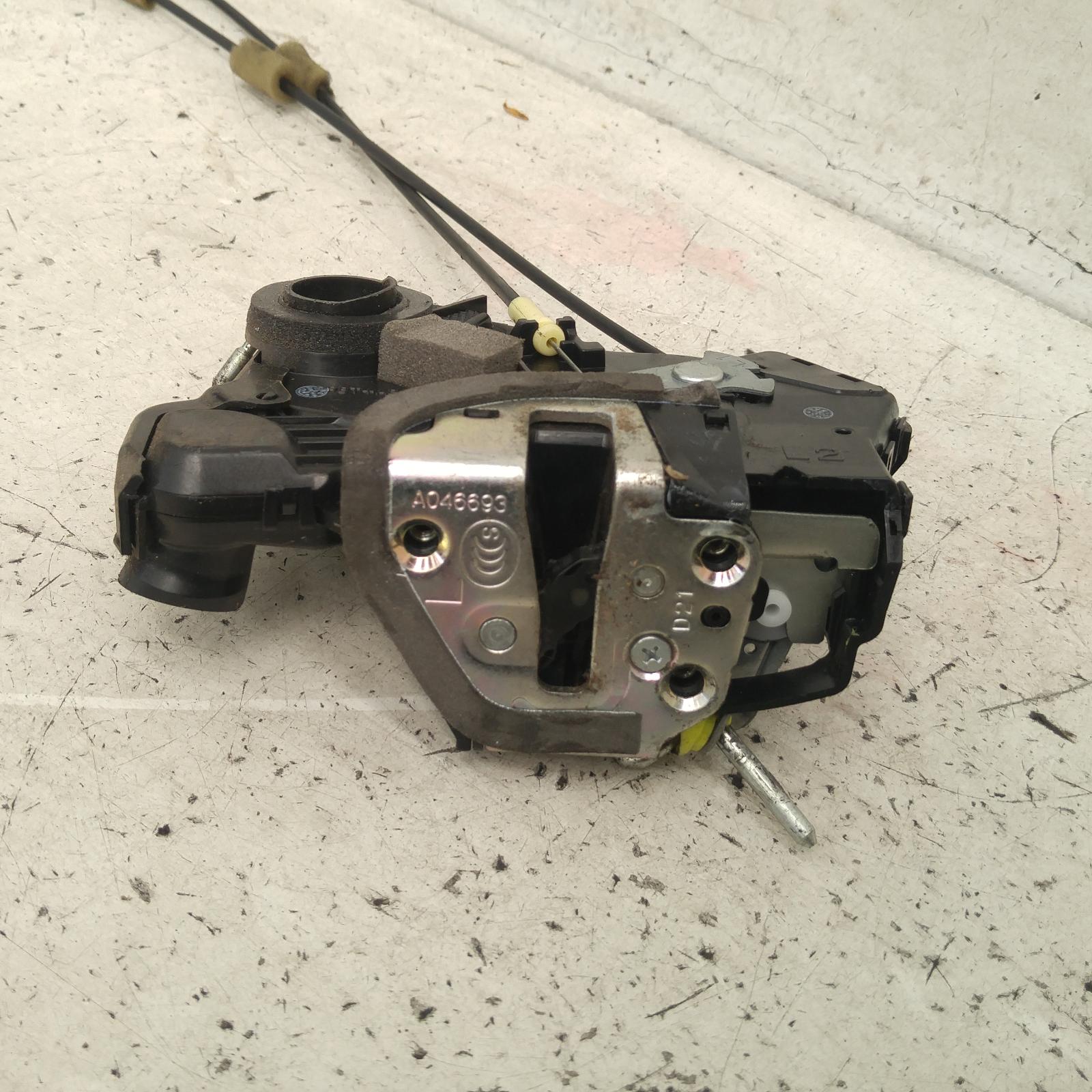 #219231, Used door/boot/gate lock for 2014 hiace| left front door lock ...