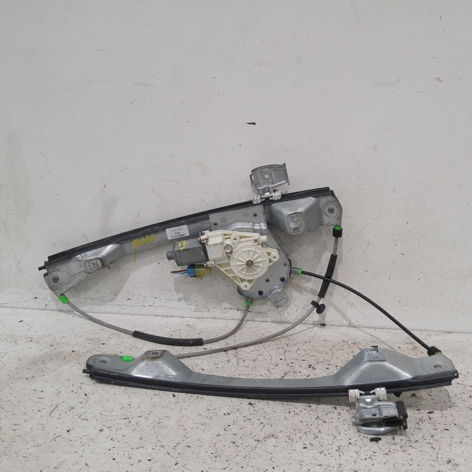 #224456, Used window regulator/motor front right for 2010 commodore| ve ...
