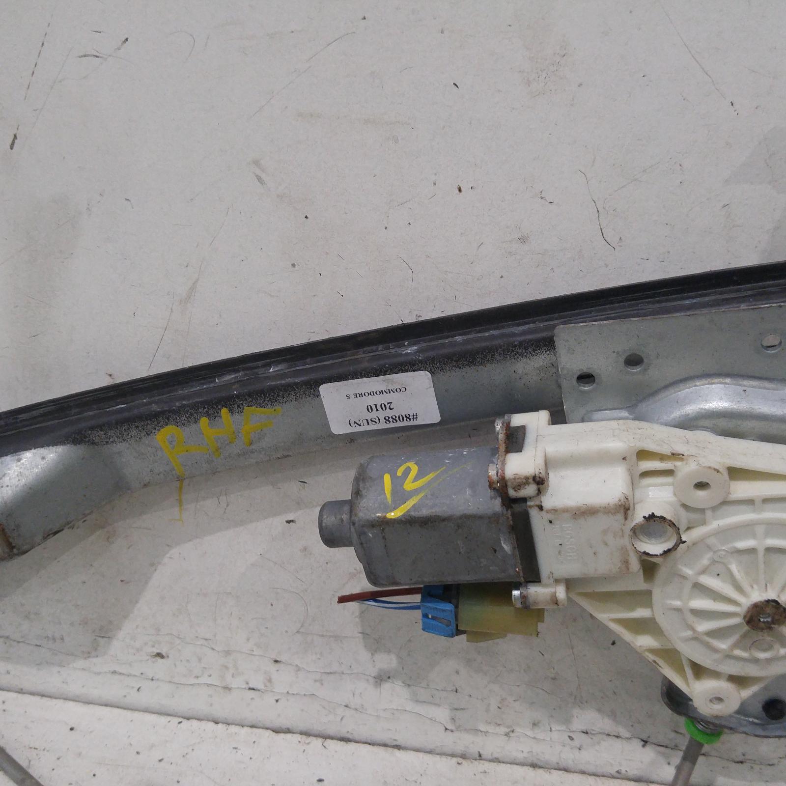 #224456, Used window regulator/motor front right for 2010 commodore| ve ...