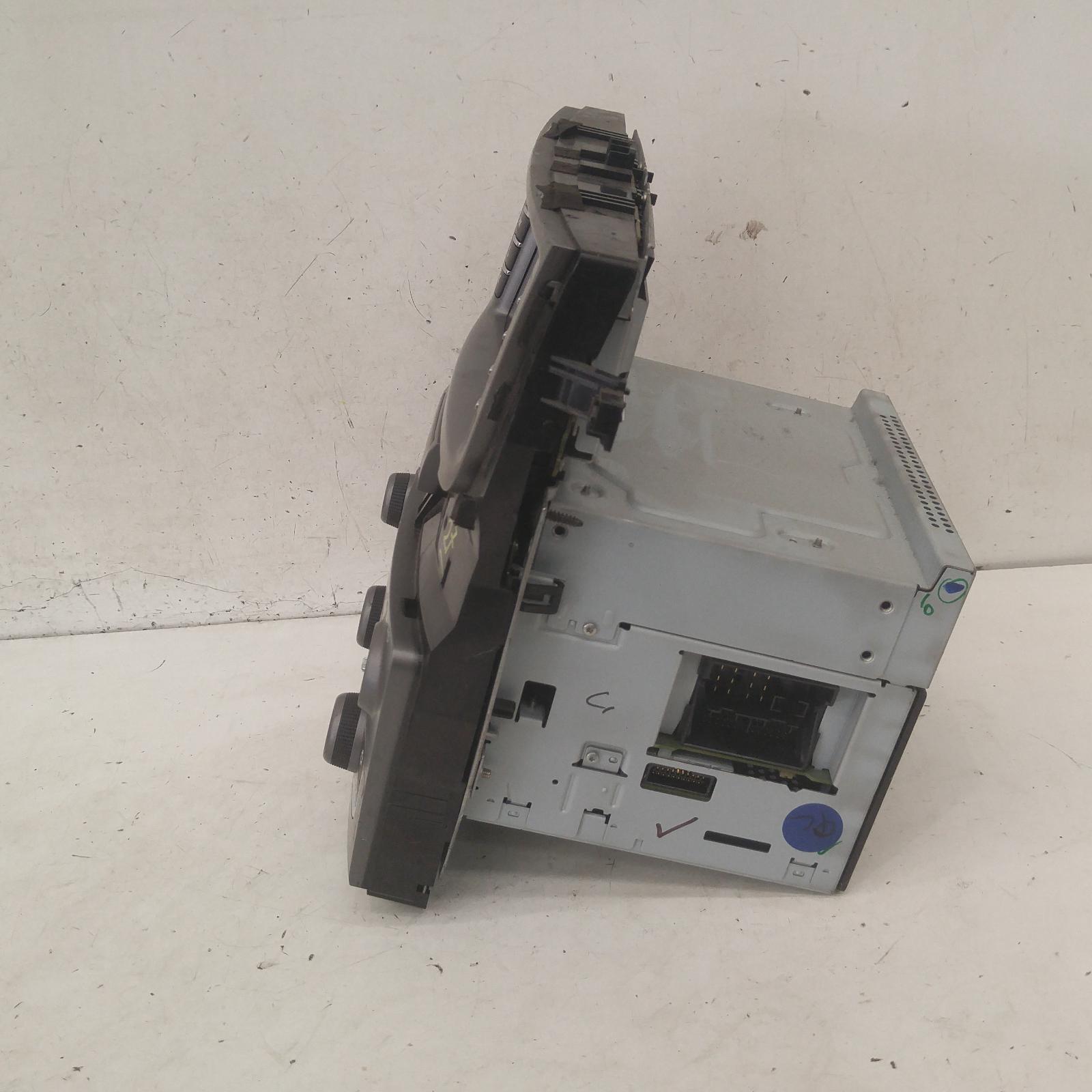 #229601, Used stereo/head unit for 2012 commodore| head unit & display ...