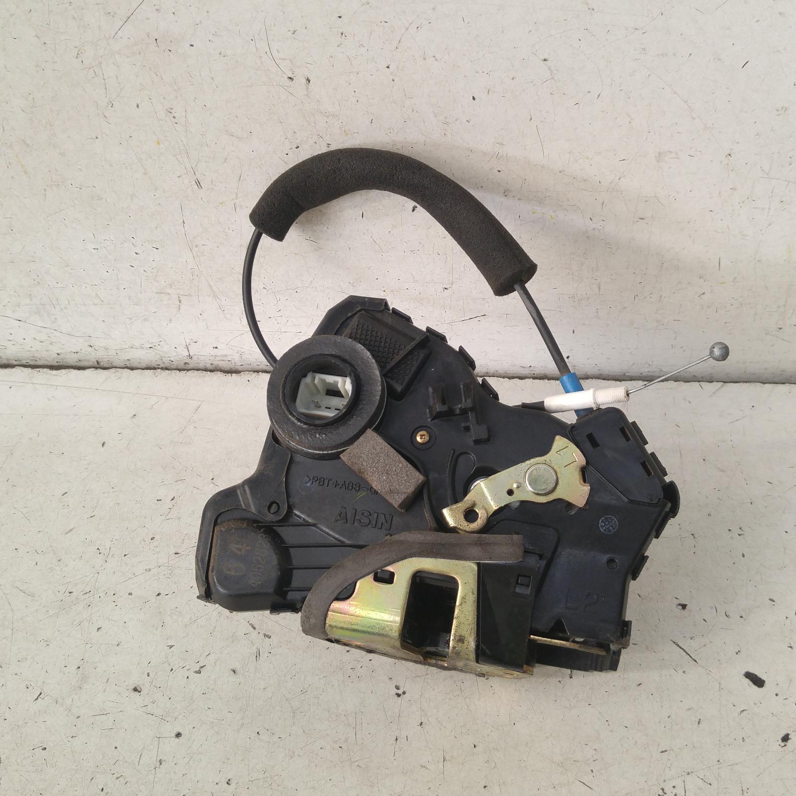 #260685, Used door/boot/gate lock for 2004 prado| left front door lock ...