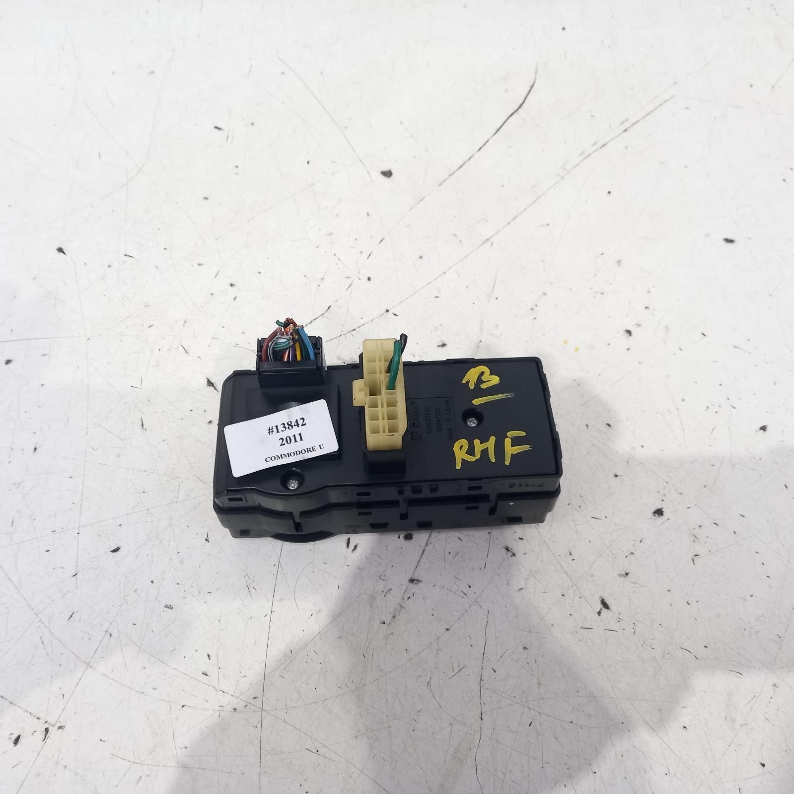#449749, Used power door window switch for 2011 commodore| front centre ...