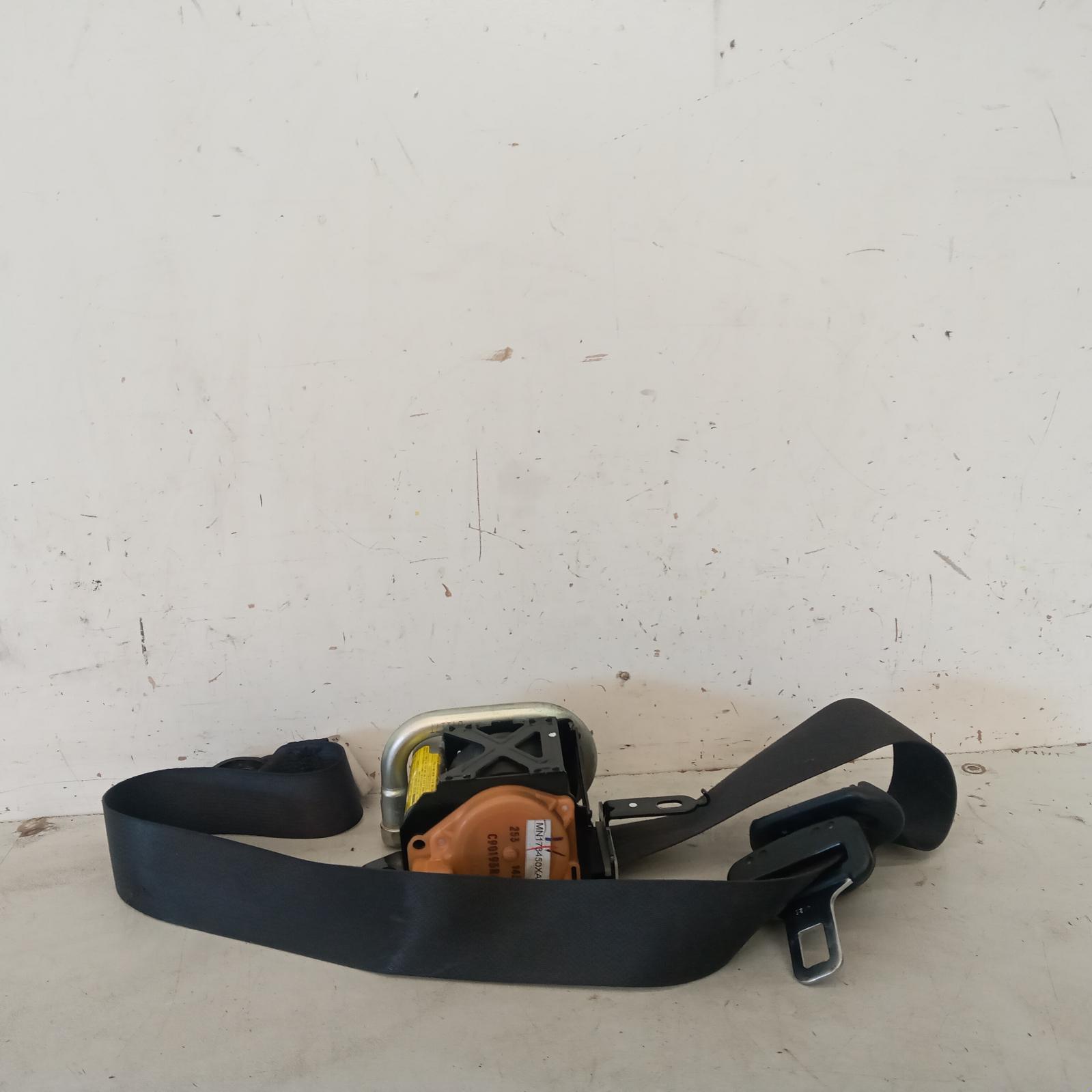 572786 Used Seat Belt Stalk For 2014 Triton Rh Front Seat Belt Only