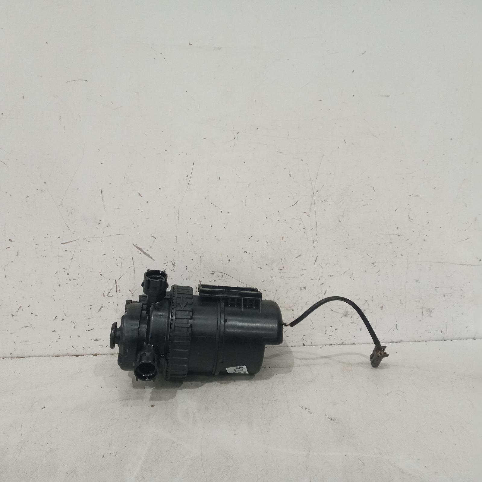 #574632, Used fuel filter housing for 2013 dmax| rc, hand primer pump ...