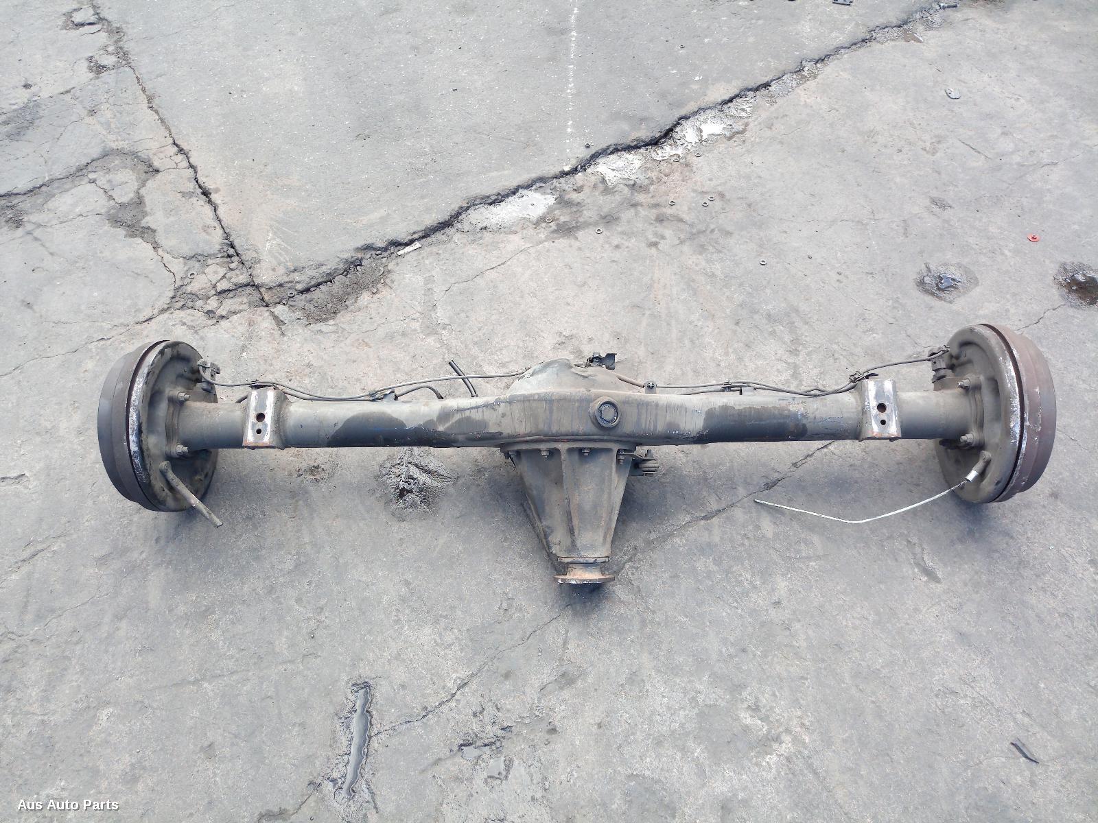#70224, Used axle for 2006 hiace| trh/kdh, lh rear, lwb/swb, abs type ...
