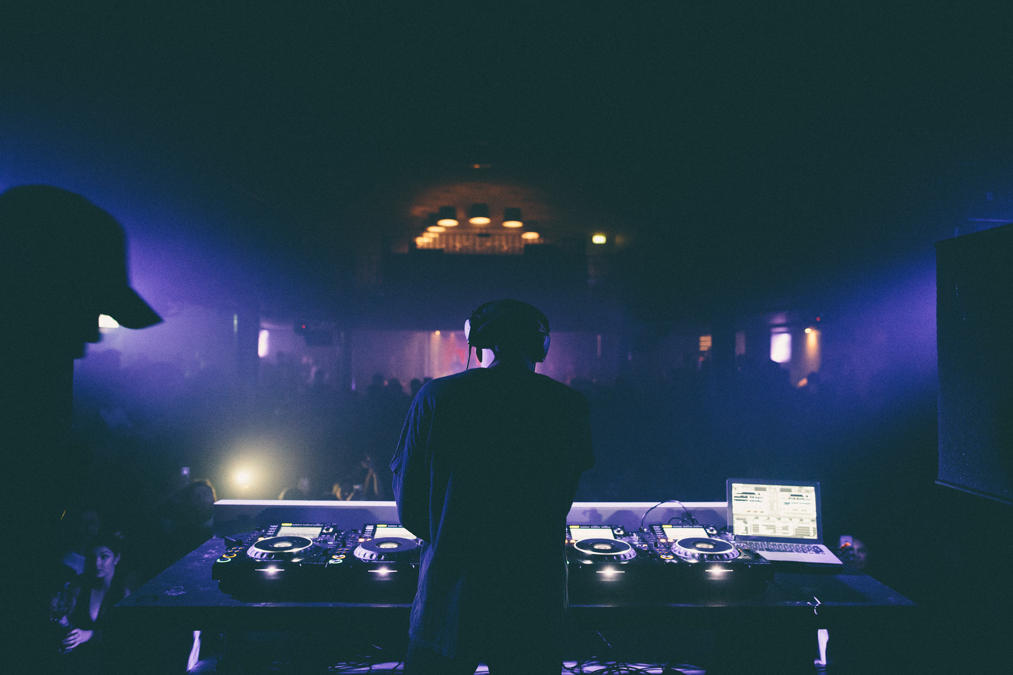 Stooki Sound - Villa | SAVETONIGHT