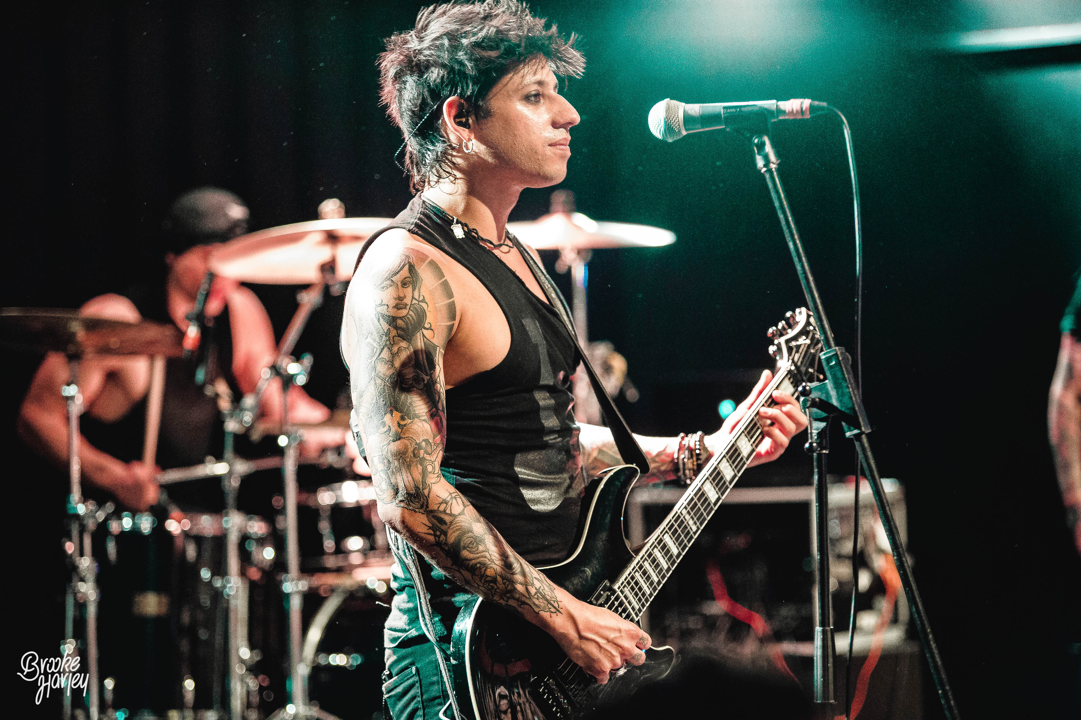 Escape The Fate - Manning Bar | SAVETONIGHT