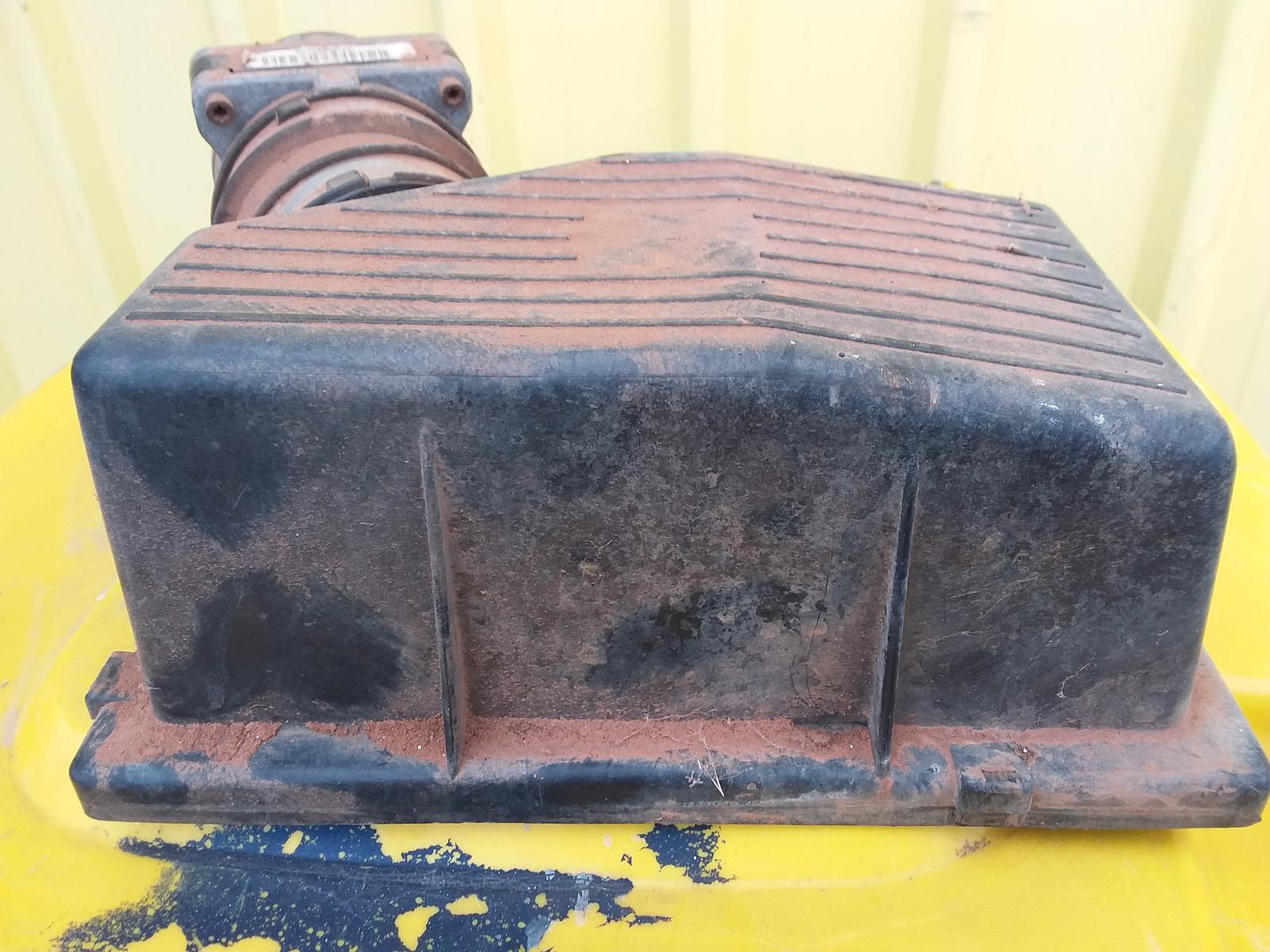 Air Cleaner/Box Commodore Holden 1996