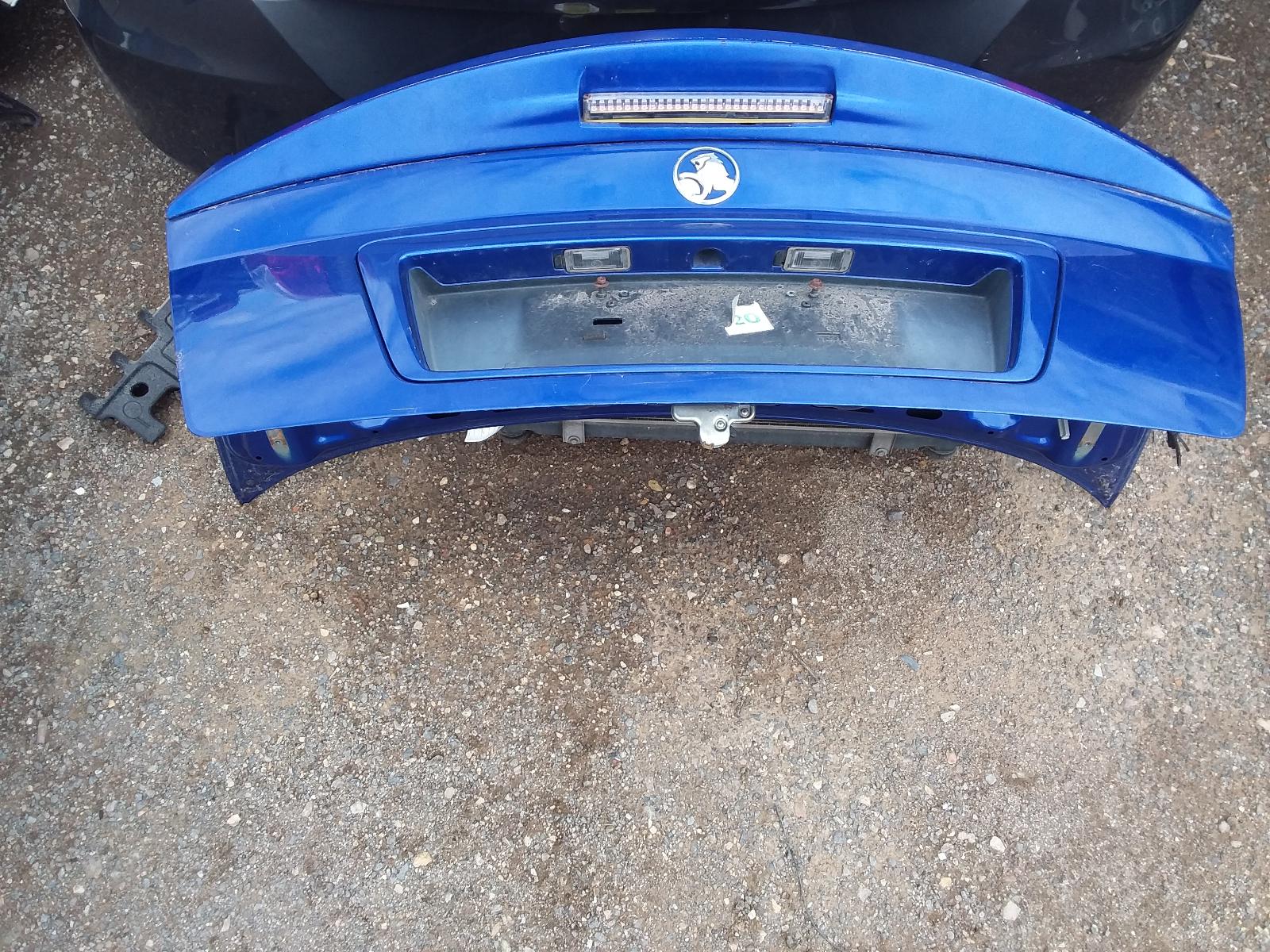 Bootlid/Tailgate Commodore Holden 2005