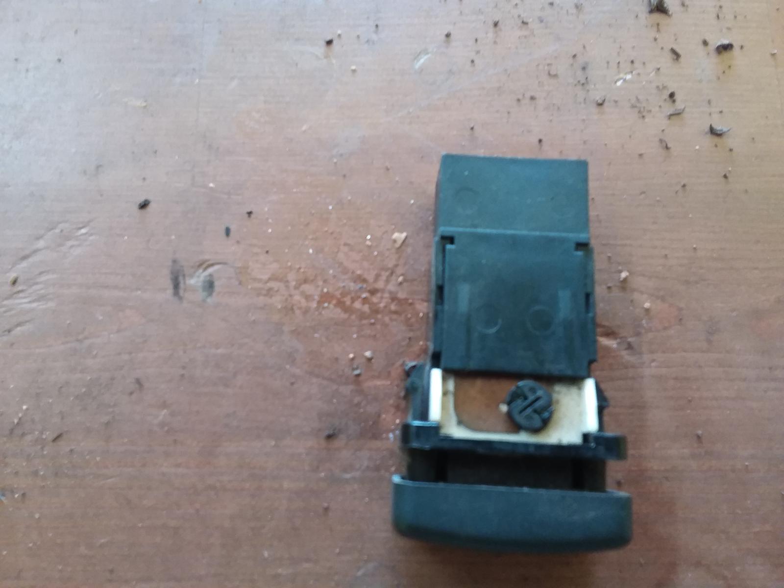 Flasher/Hazard Relay Commodore Holden 1996