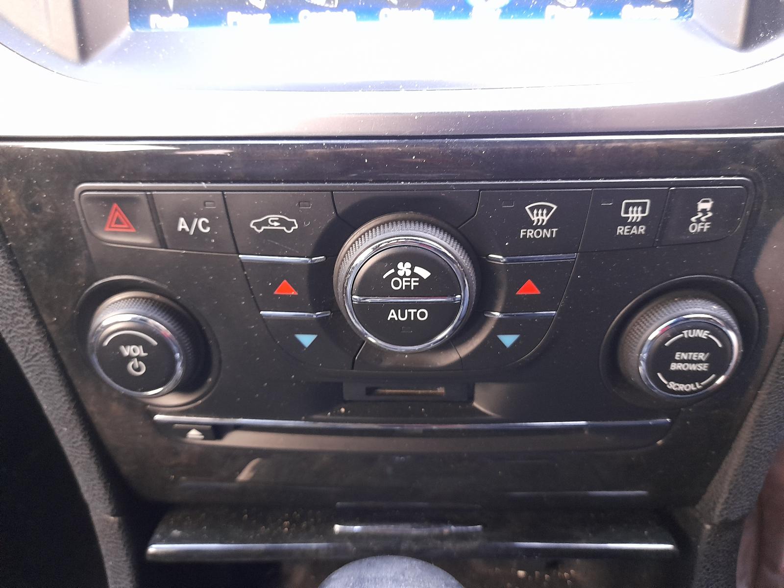 Air Cleaner Duct/Hos 300c Chrysler 2013