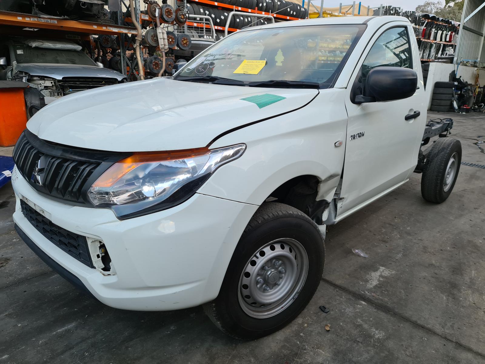 Instrument Cluster Triton Mitsubishi 2017