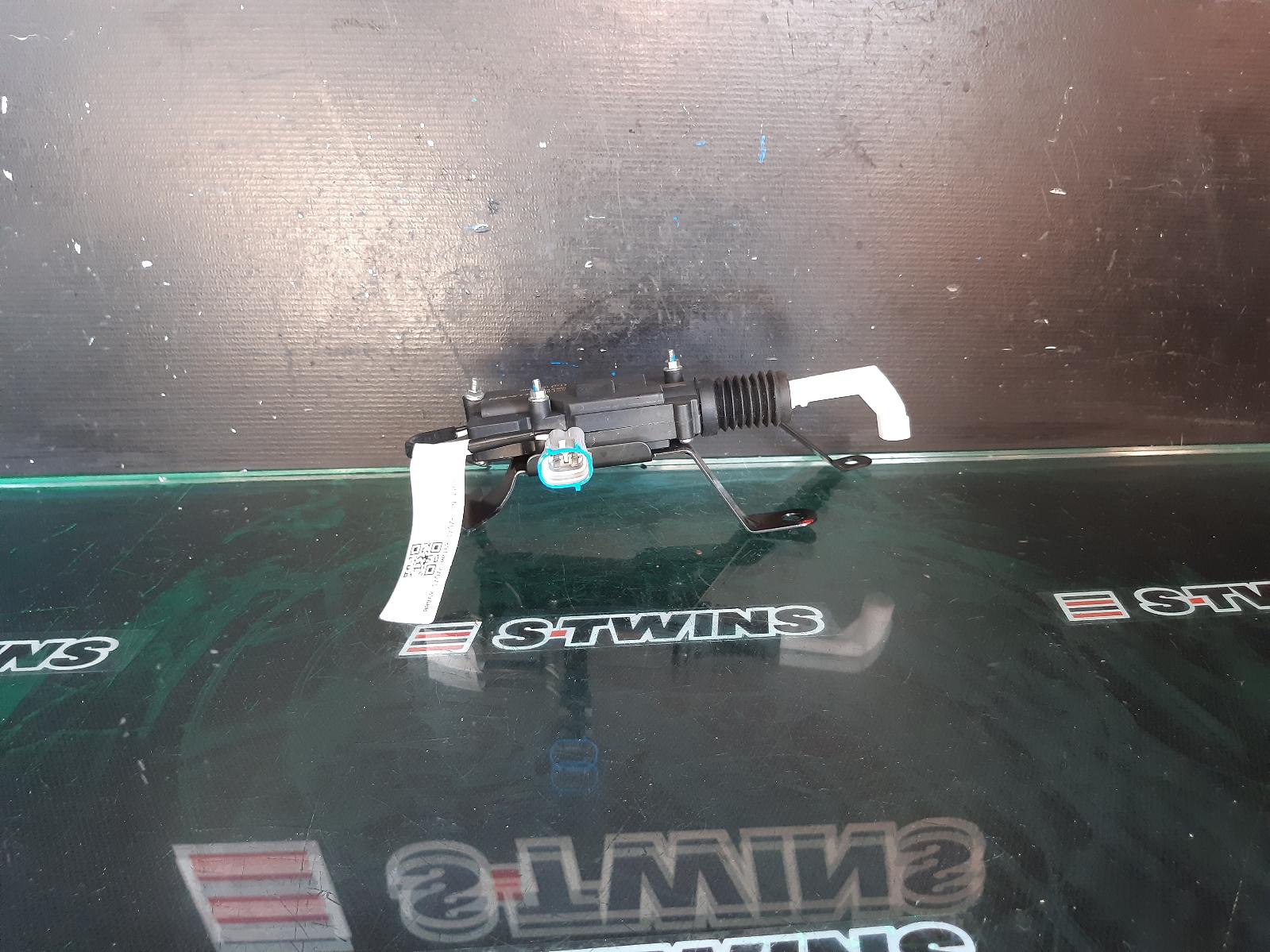 Door/Boot/Gate Lock Hilux Toyota 2021
