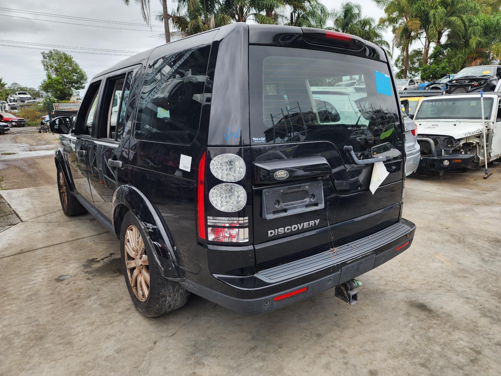 Left Rear Hub Assembly Discovery Land Rover 2015