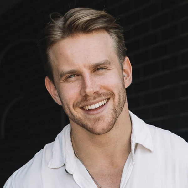 Book Actors, Models, Influencers, Photographers & More - The Right Fit