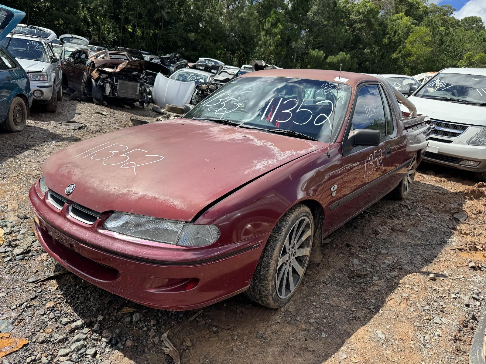 Left Indicator/Fog/Side Commodore Holden 2000