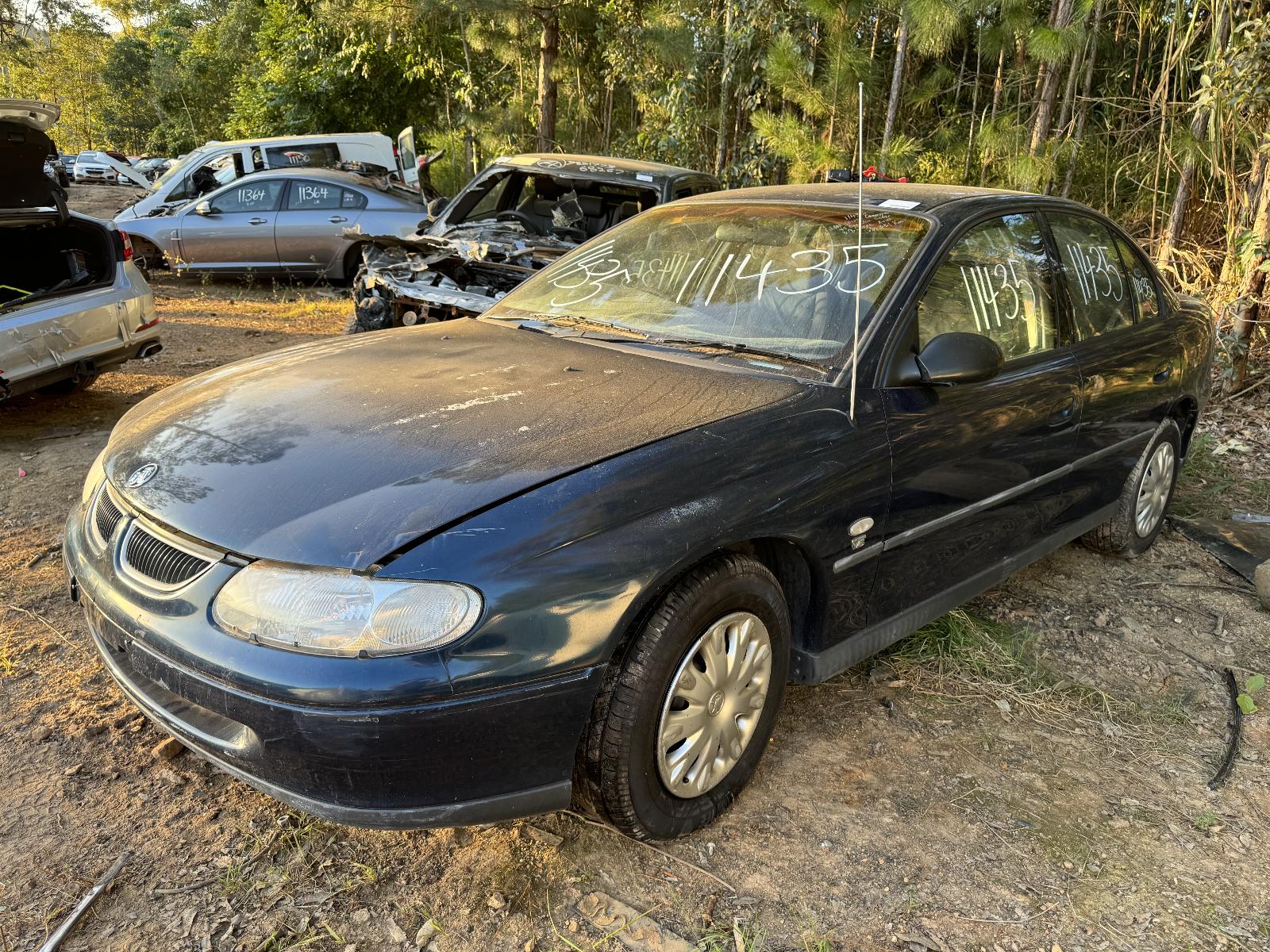 Owners Handbook Commodore Holden 2000