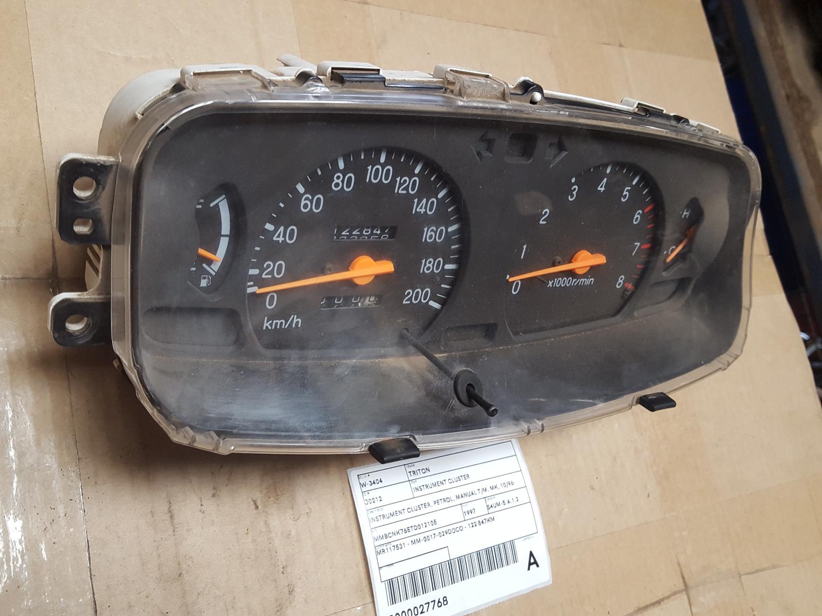 Instrument Cluster Triton Mitsubishi 1997