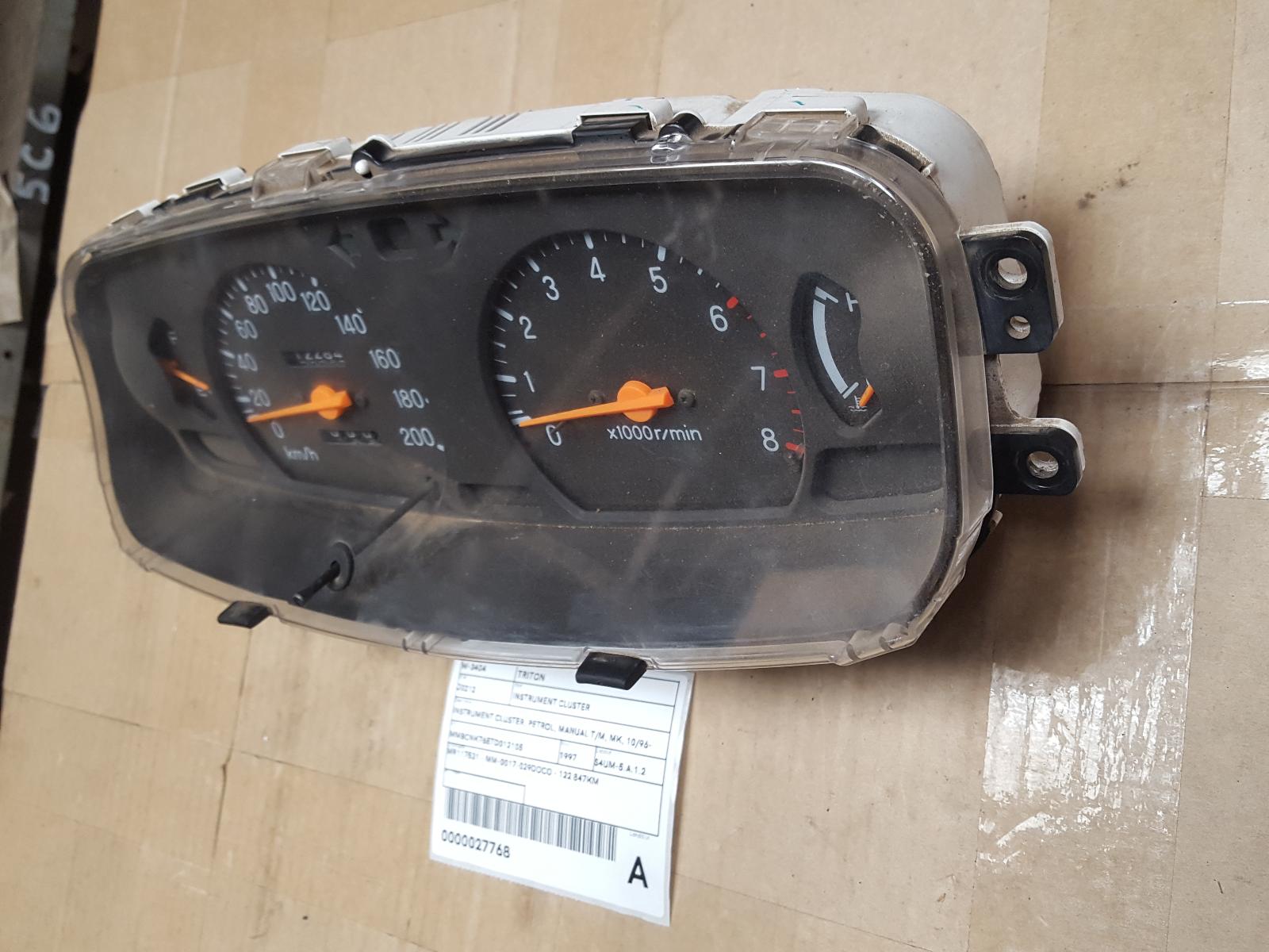 Instrument Cluster Triton Mitsubishi 1997