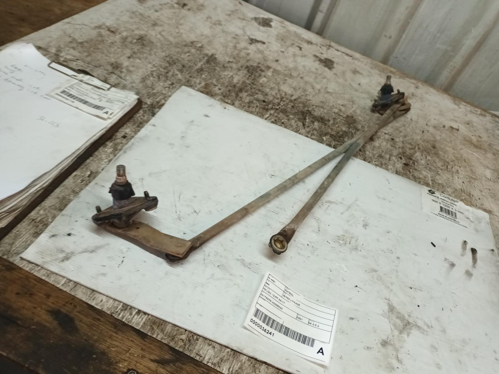 Wiper Linkage Patrol Nissan 2001