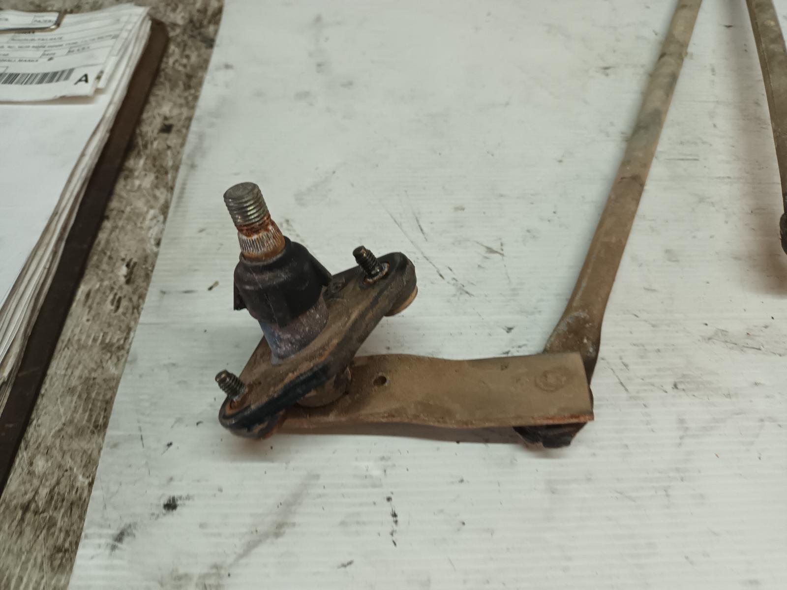 Wiper Linkage Patrol Nissan 2001