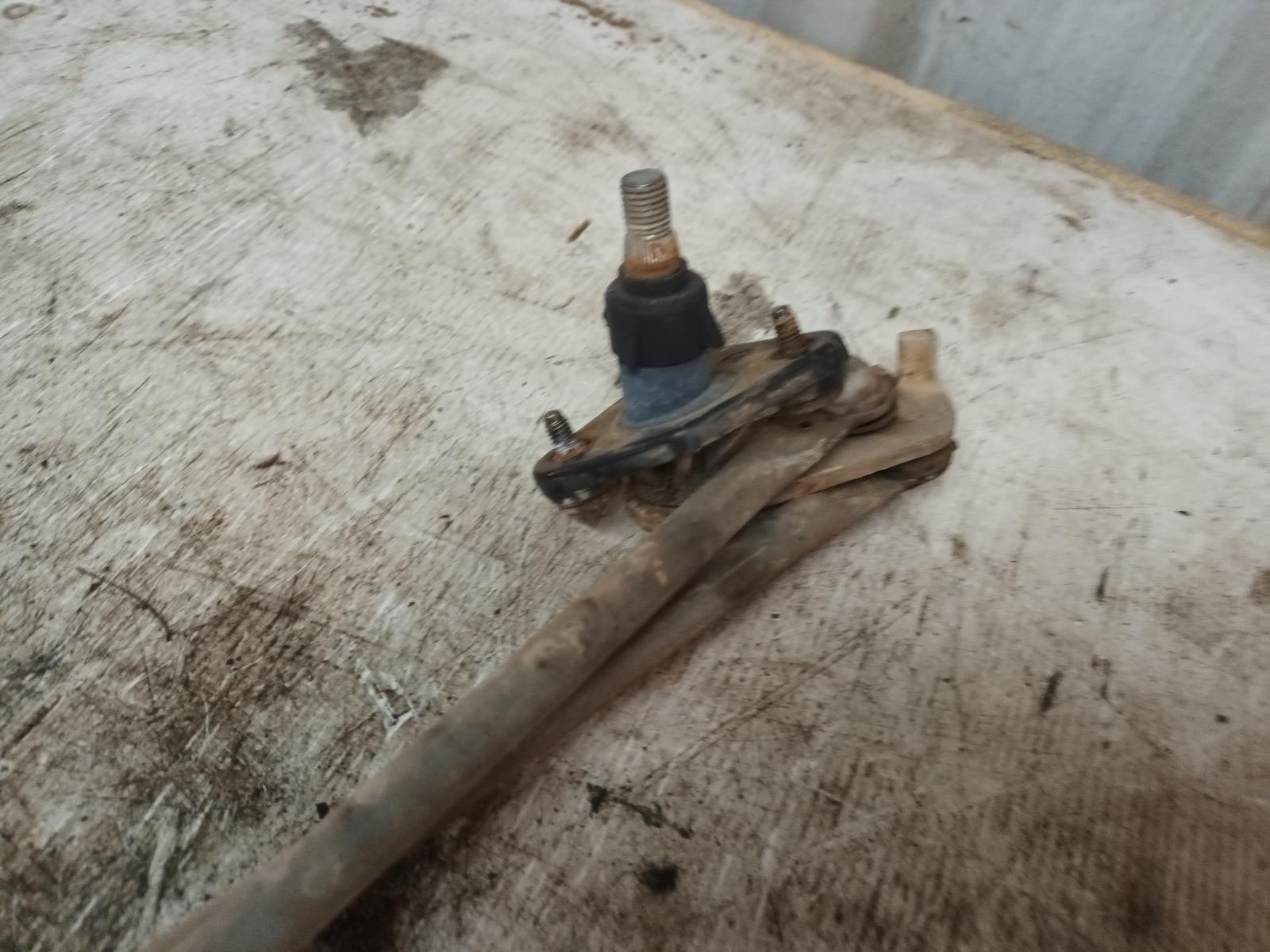 Wiper Linkage Patrol Nissan 2001